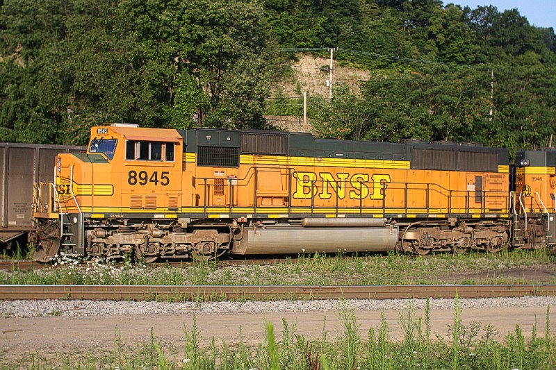 BNSF 8945